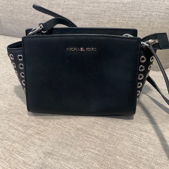 MICHAEL Michael Kors | Bags | Michael Kors Black Selma Grommet Crossbody Bag Medium | Poshmark